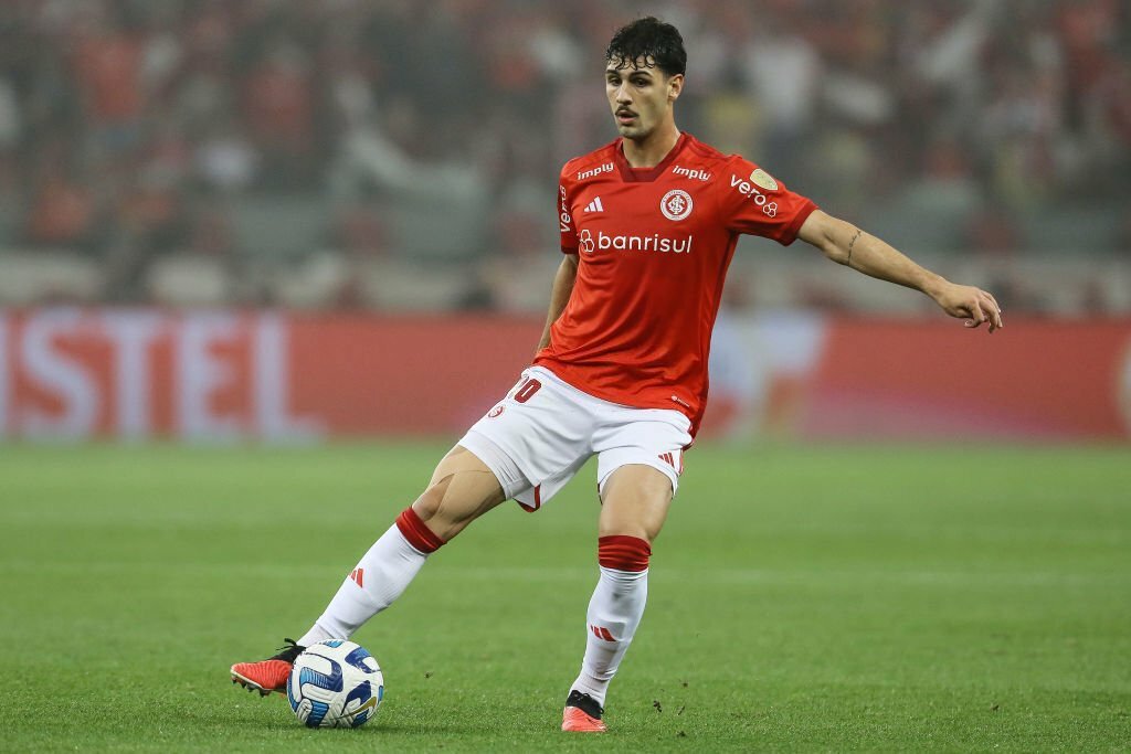 Vice-presidente do Inter fala sobre venda de Johnny para clube da Espanha