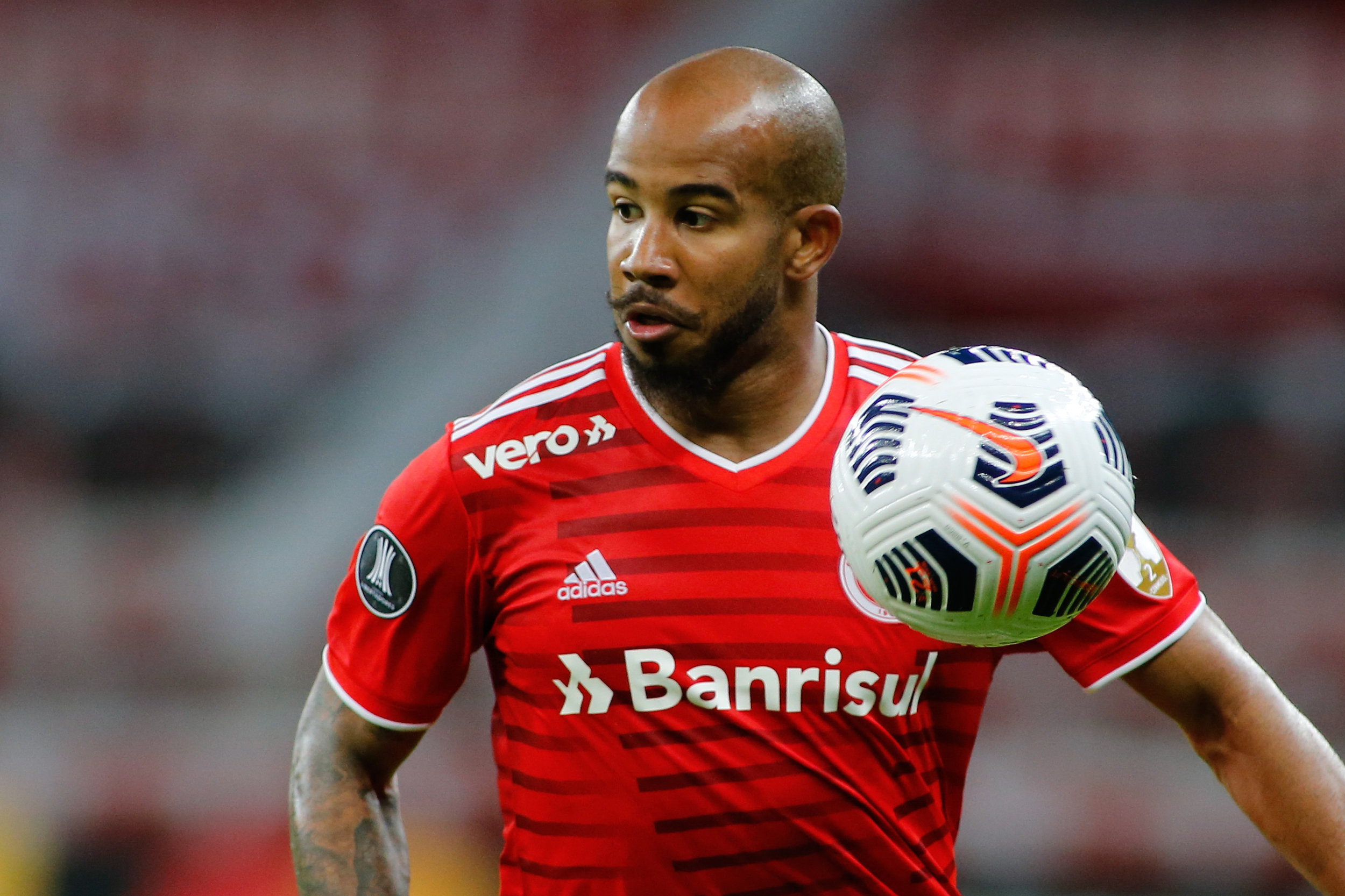 Patrick, ex-Inter resolve assinar seu retorno