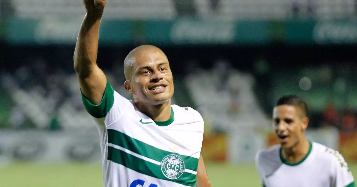Ex-craque de bola, Alex indicou jogador para o Inter