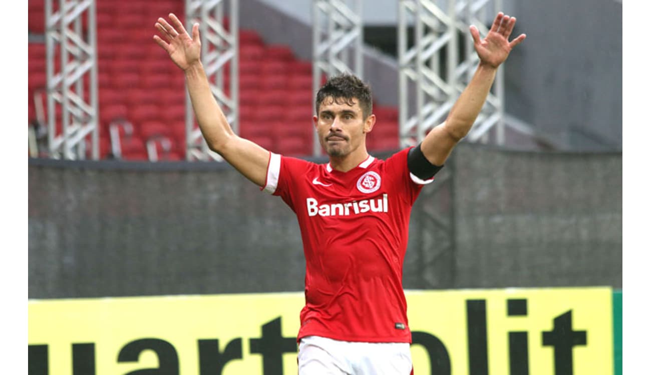 Ídolo do Inter, Alex voltou ao clube