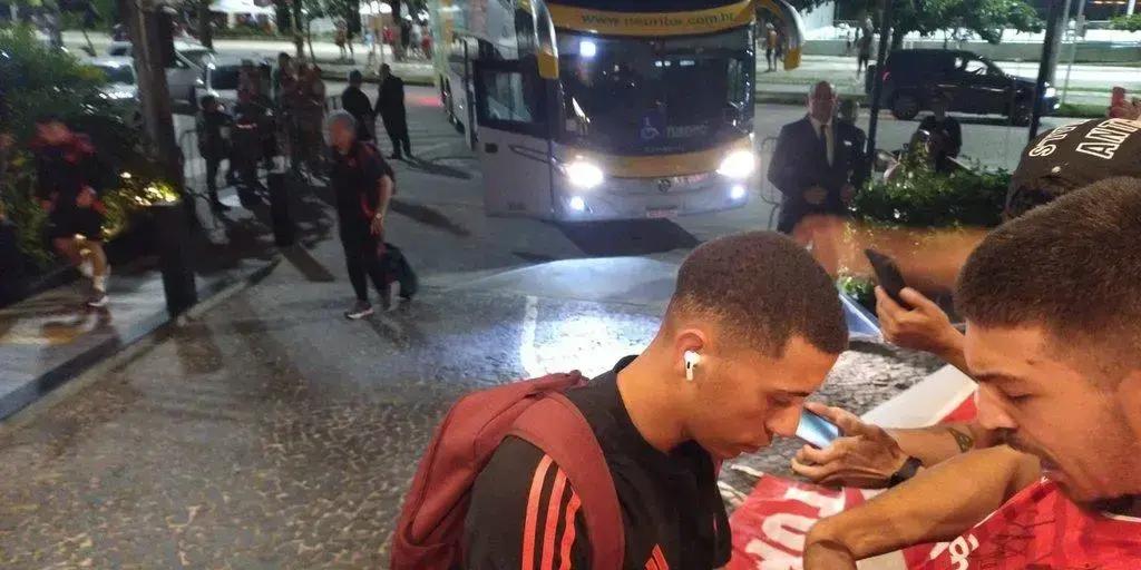 Gabriel Carvalho Retorna ao Inter Após 5 Meses de Ausência