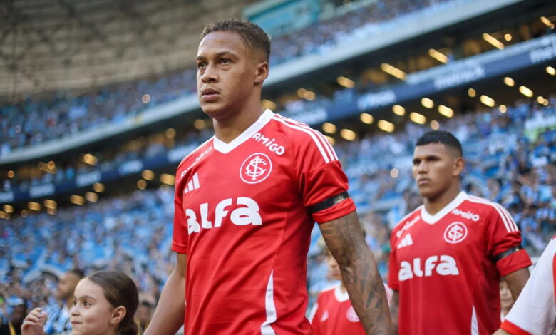 Comunicado da Fifa envolvendo permanência de Vitinho chega ao Inter